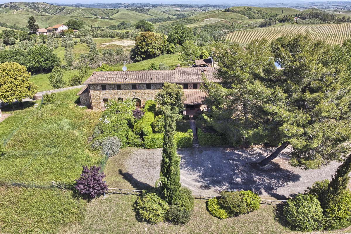 Luxury part of renovated Tuscan Farmhouse – Carlucci House in Tuscany